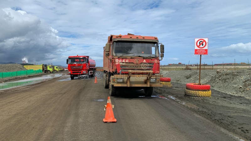 No Heavy Trucks Sign Stock Photos - Free & Royalty-Free Stock Photos ...