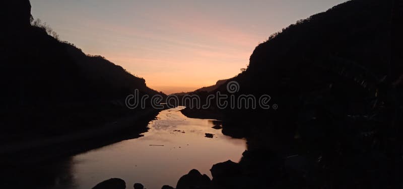 Beautiful To See the Sun Set Over the River Stock Image - Image of ...