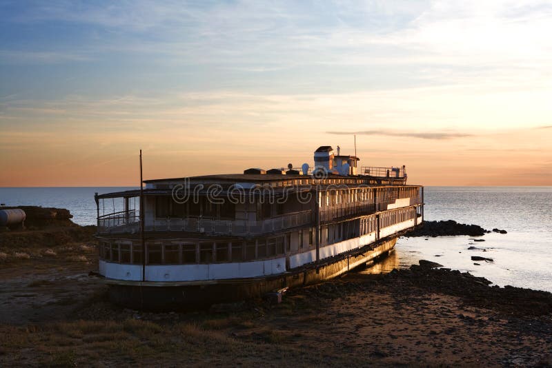 Steam ship in fog stock photo. Image of wisconsin, lake - 13030002