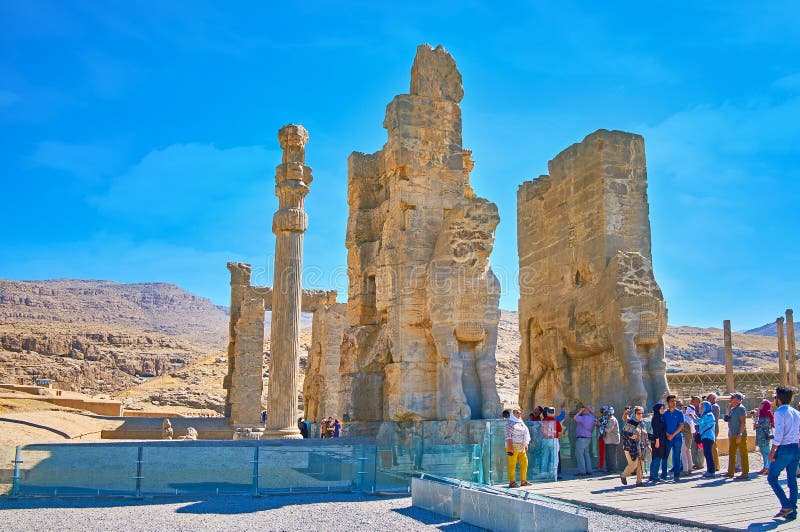Porte De Xerxes Palace Dans Les Ruines De Persepolis Antique ...