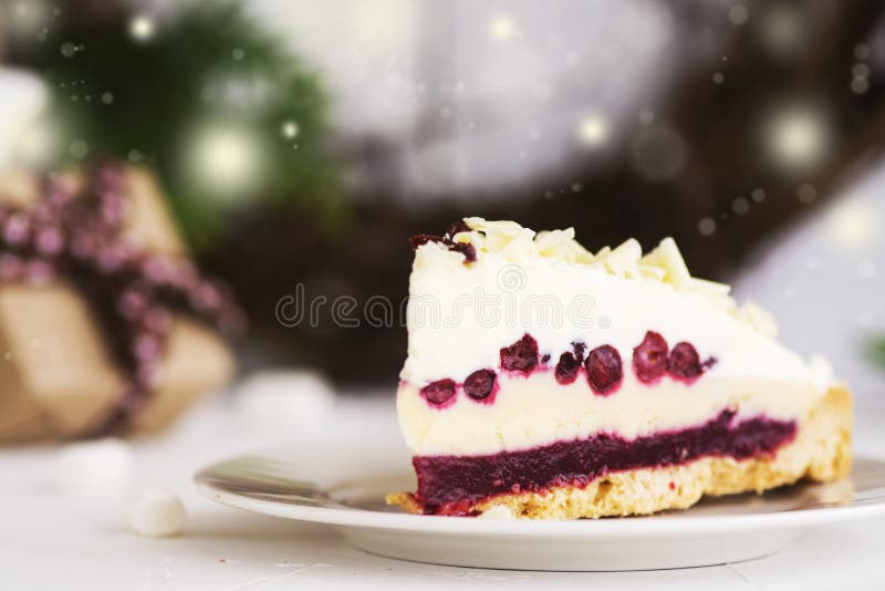 Xmas Cheesecake with Cranberry Stock Photo - Image of dark, food: 75003208