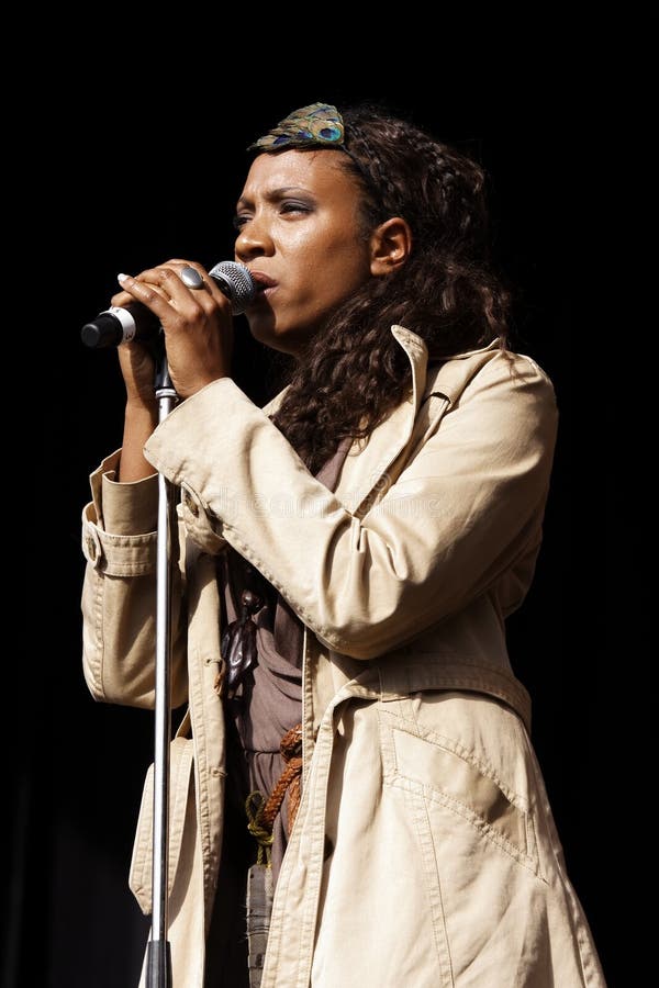 Y akoto editorial photography. Image of akoto, jazz, europa - 20304552