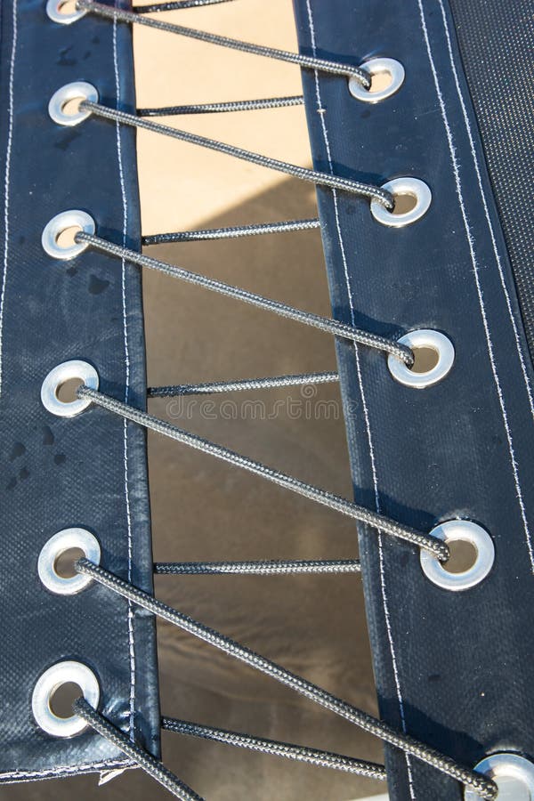 Yacht-Segeltuch-Auspeitschung Stockbild - Bild von boot, behälter: 39032225