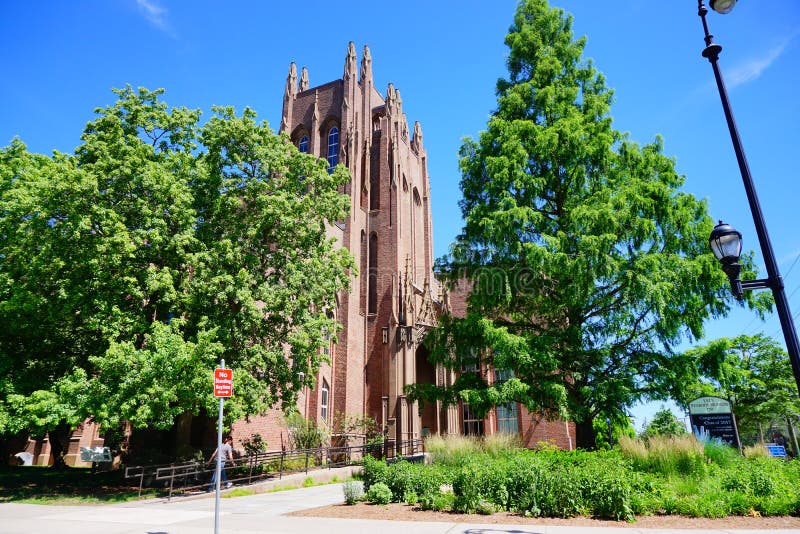 Yale Campus building editorial photo. Image of bridge - 95143131