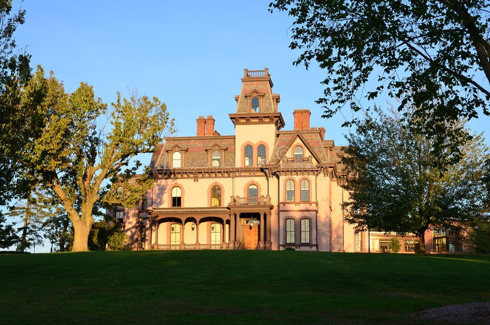 Yale Campus building stock photo. Image of flower, fall - 101203794