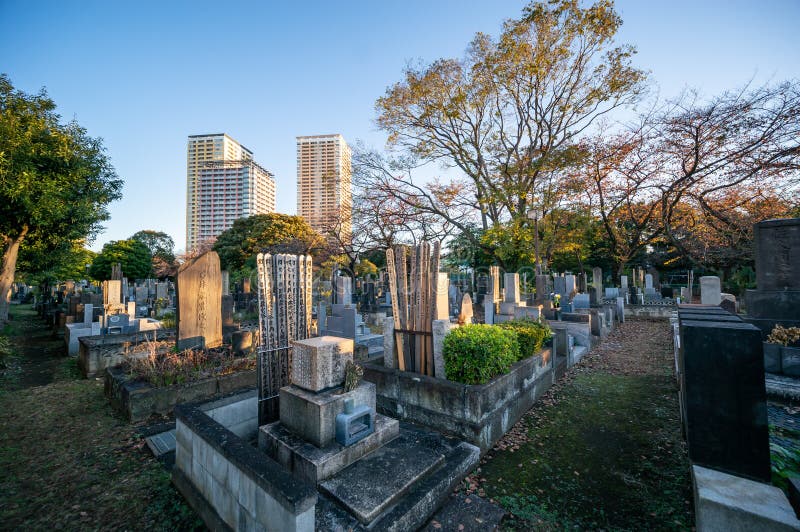 Yanaka Cemetery, Japan Tokyo Editorial Photo - Image of lawyer, japan ...