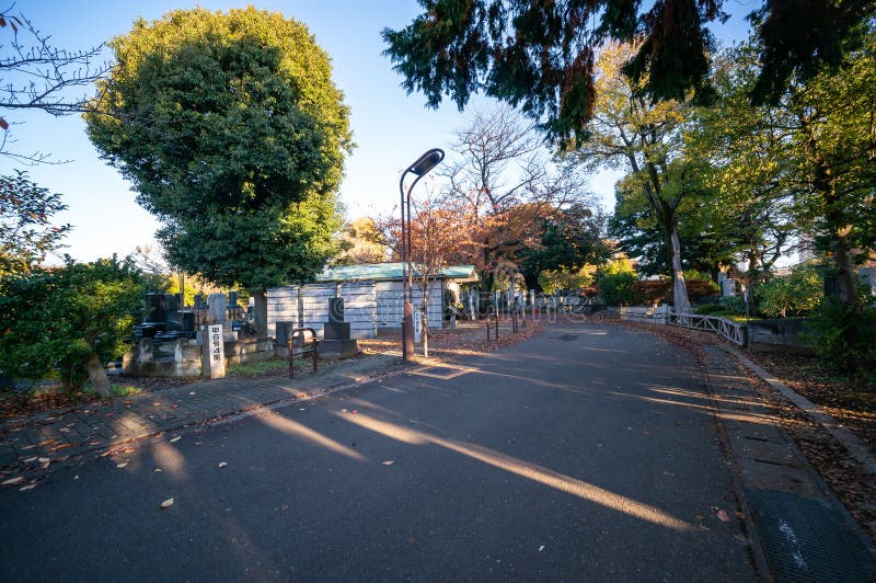 Yanaka Cemetery, Japan Tokyo Editorial Stock Image - Image of ...