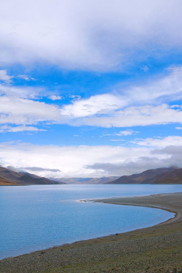 Yang Lake stock image. Image of scenery, mountain, china - 33208471