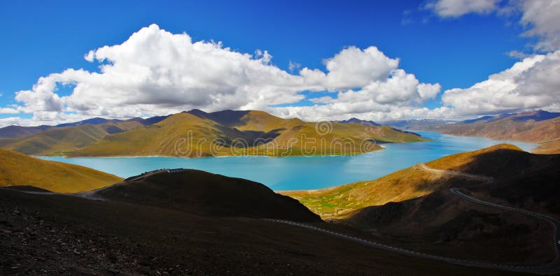 The Yang Lake(Yamzhog Yumco) Stock Image - Image of lofty, peak: 28349247