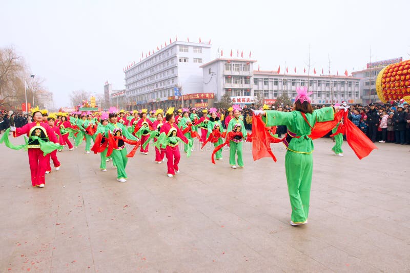 Yangko dance editorial photography. Image of carnival - 29475007