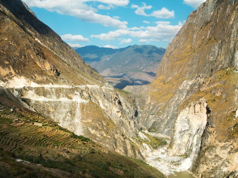 Yangtze-Fluss in Yunnan, China Stockfoto - Bild von berg, daoismus ...