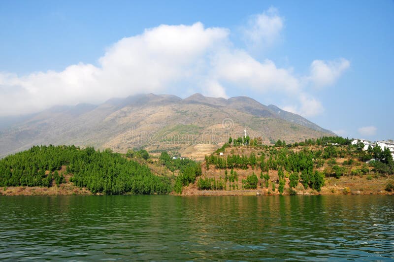 Yangtze Kleine Drie Kloven in Wushan China Redactionele Stock Foto - Image of vreedzaam, zien ...