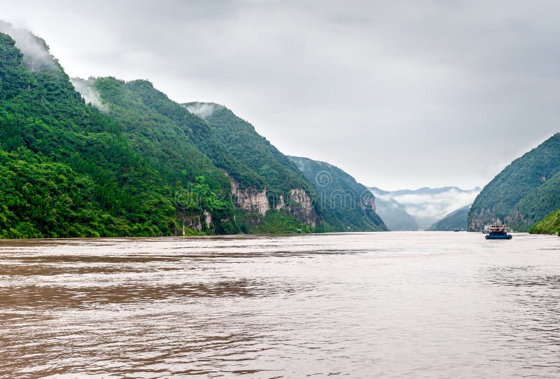 Yangtze River stock image. Image of boat, yangtze, clouds - 28950333