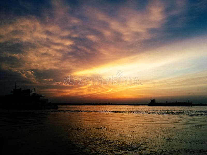 The Yangtze River sunset stock photo. Image of long - 150281178