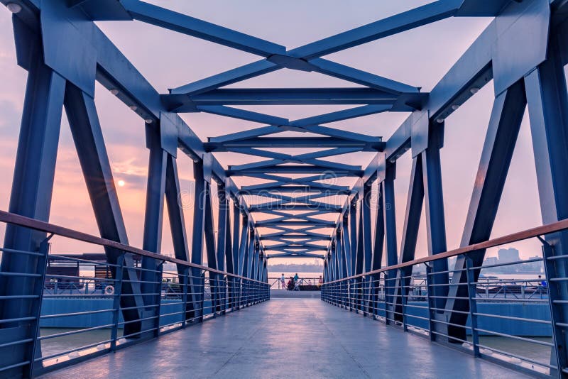 Yangtze River Viewing Platform Stock Photo - Image of outdoor, travel ...