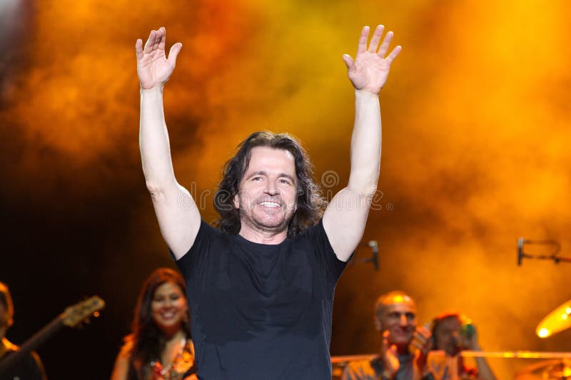 Yanni editorial image. Image of show, sound, acoustic - 22849640
