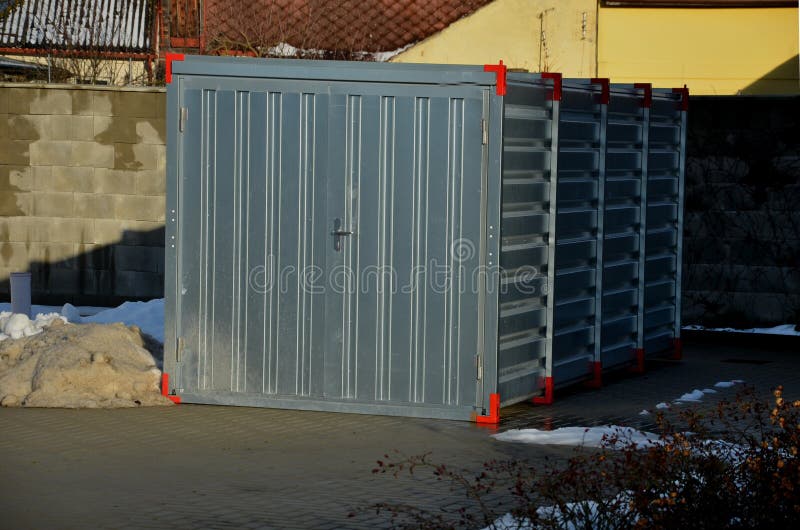 In the Yard There is a Large-capacity Container with a Wooden Floor ...