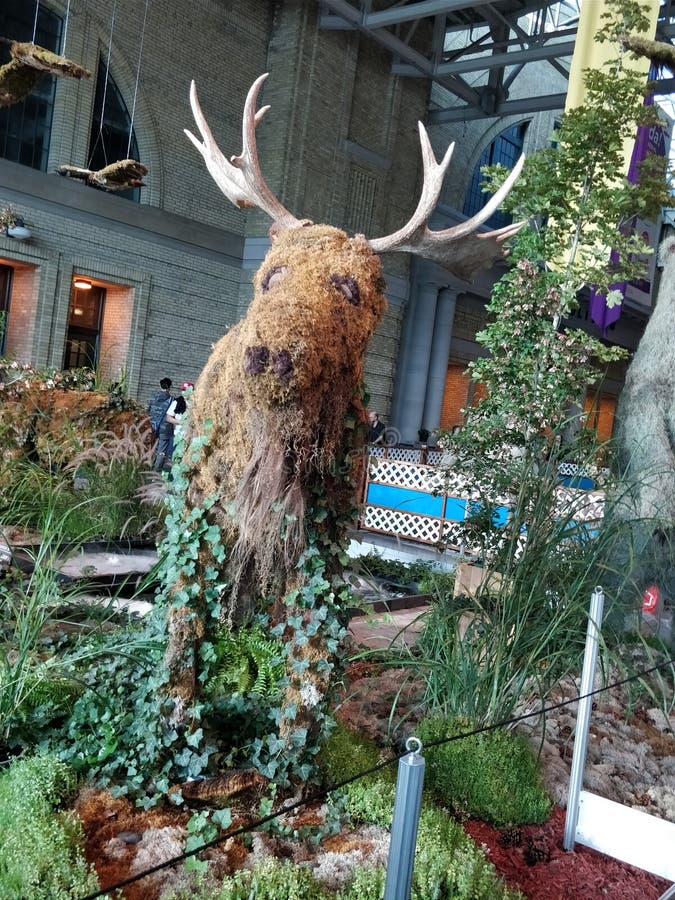 Yark statue editorial stock photo. Image of statue, canadian - 101368033