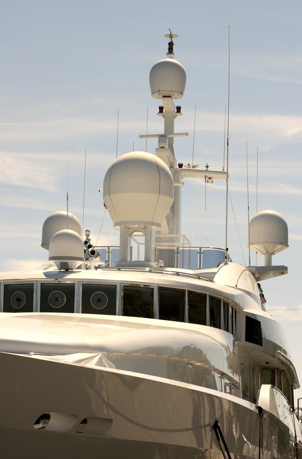 3,700 Yate De Lujo Negro Fotos - Libres de Derechos y Gratuitas de ...