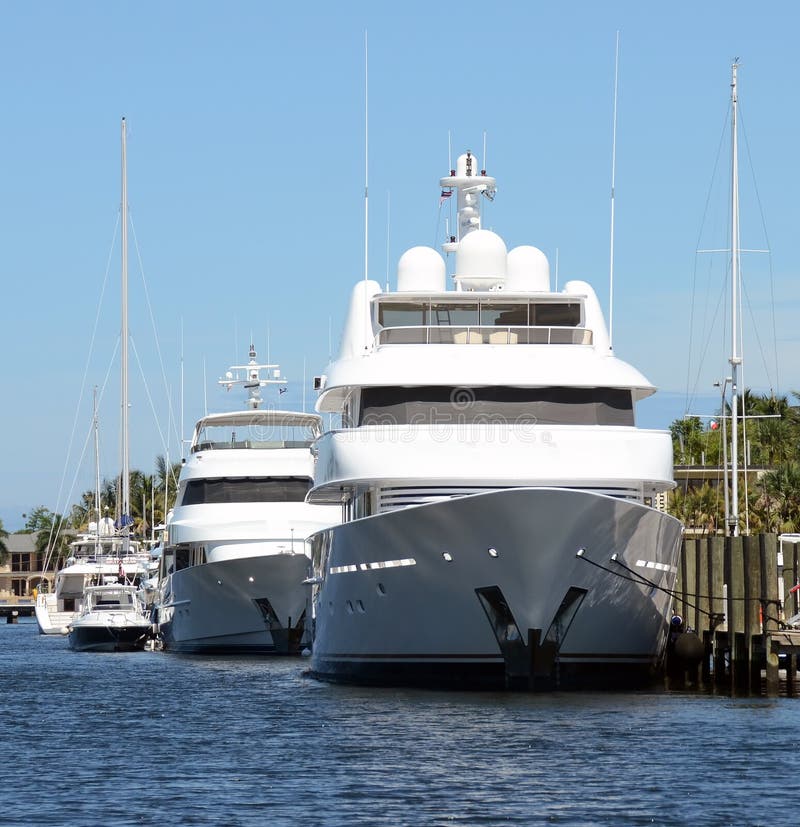 Yates De Lujo En Fort Lauderdale, La Florida Foto de archivo - Imagen ...
