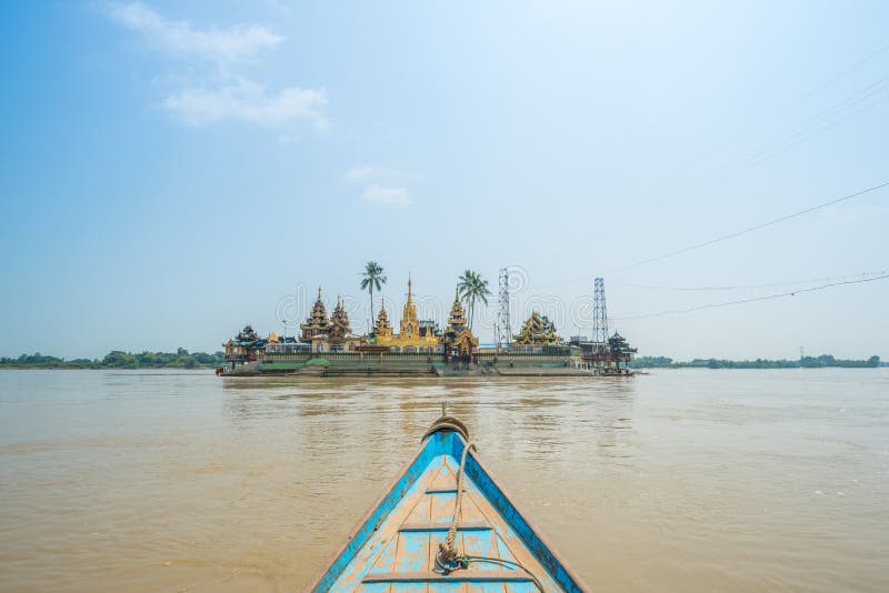 Floating Pagoda On Peak Of Mountain At Wat Chaloem Phra Kiat Phra Bat ...
