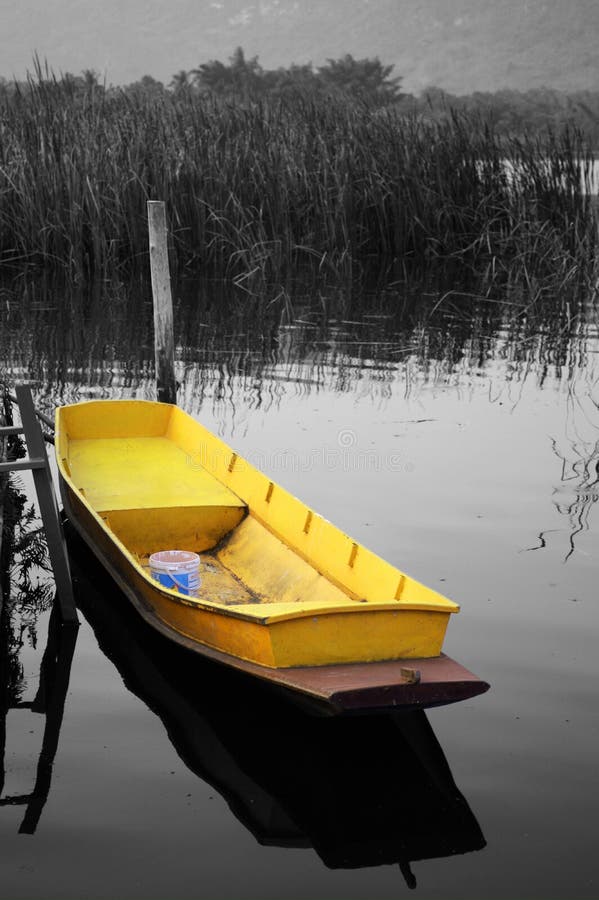 Yellow boat in river editorial photography. Image of thailand - 46783707