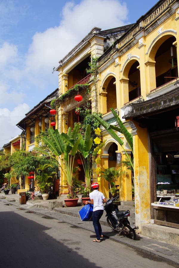 Yellow Building in Ancient Hoi an Editorial Photography - Image of city ...