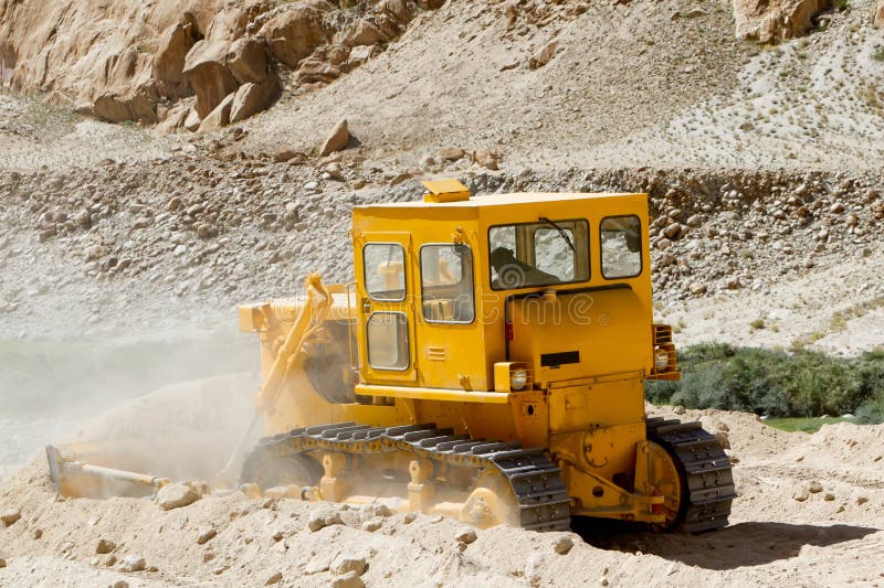 Yellow bulldozer stock photo. Image of machinery, heavy - 22885480