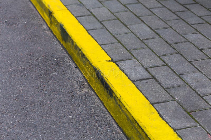 406 Yellow Curb Line Road Stock Photos - Free & Royalty-Free Stock ...