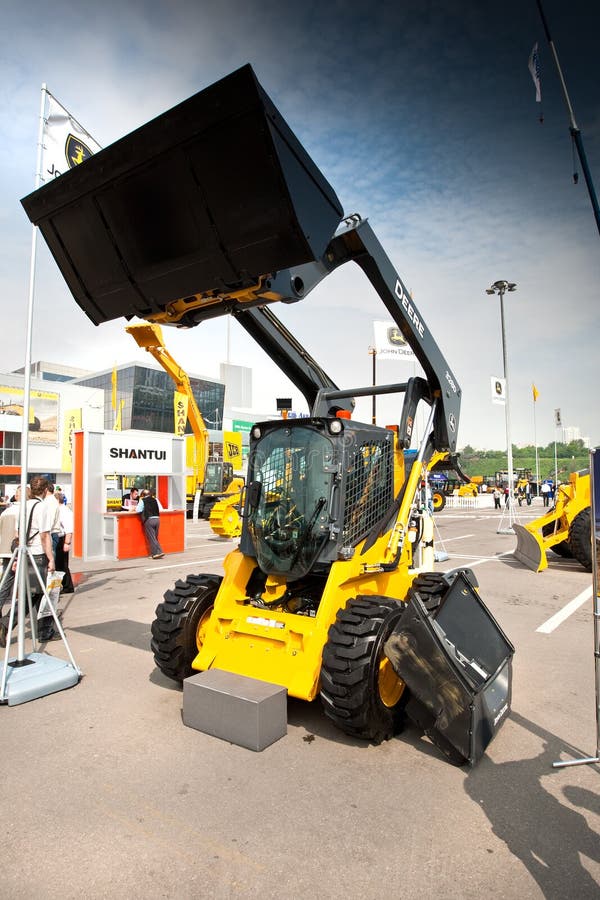 Yellow Diesel Front End Loader Editorial Photo - Image of building ...