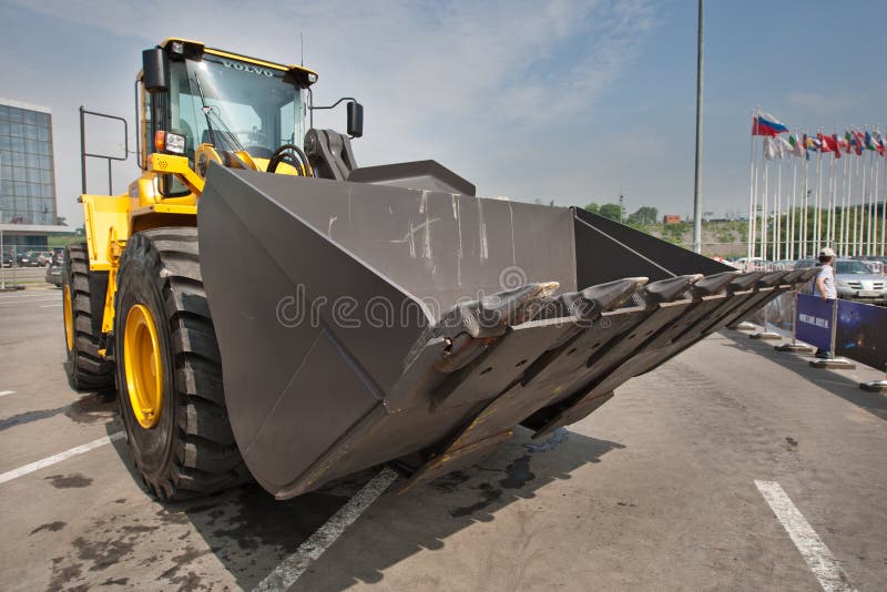 178 Orange Front End Loader Stock Photos - Free & Royalty-Free Stock ...