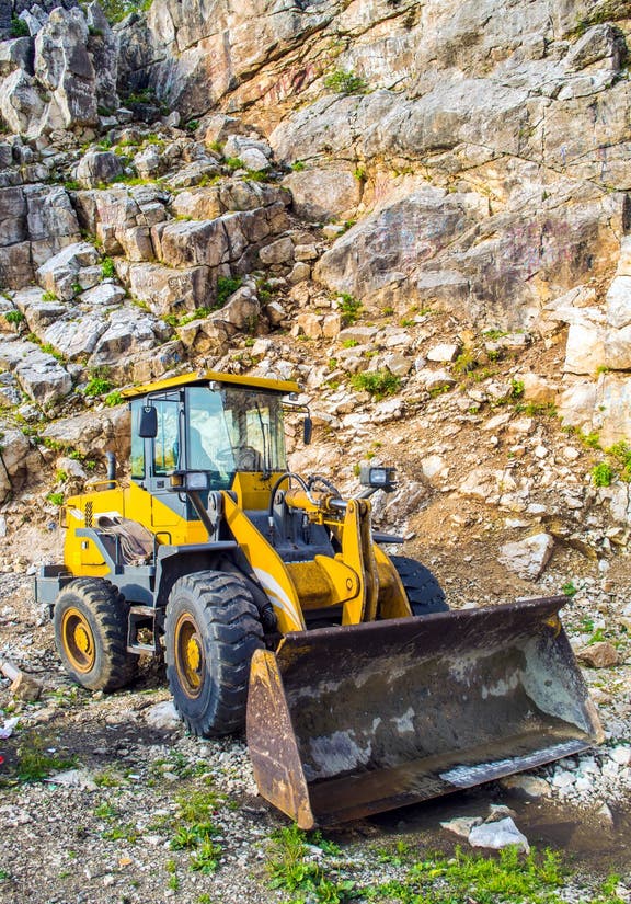 Yellow Front End Loader Machine Stock Photo - Image of dirt, bulldozer ...