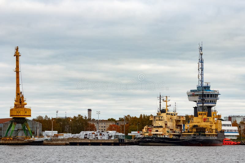 Yellow icebreakers moored stock image. Image of engine - 87628713