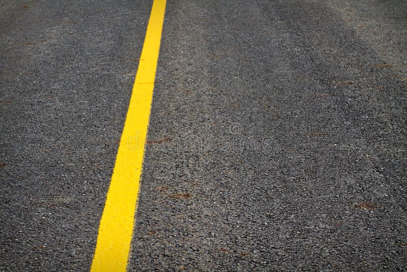 Yellow Line on Tarmac / Asphalt Stock Image - Image of bitumen, coarse ...