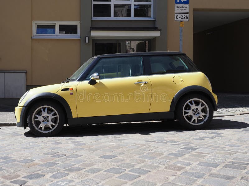 Yellow Mini Car in Nuernberg Editorial Photo - Image of nuernberg, auto ...