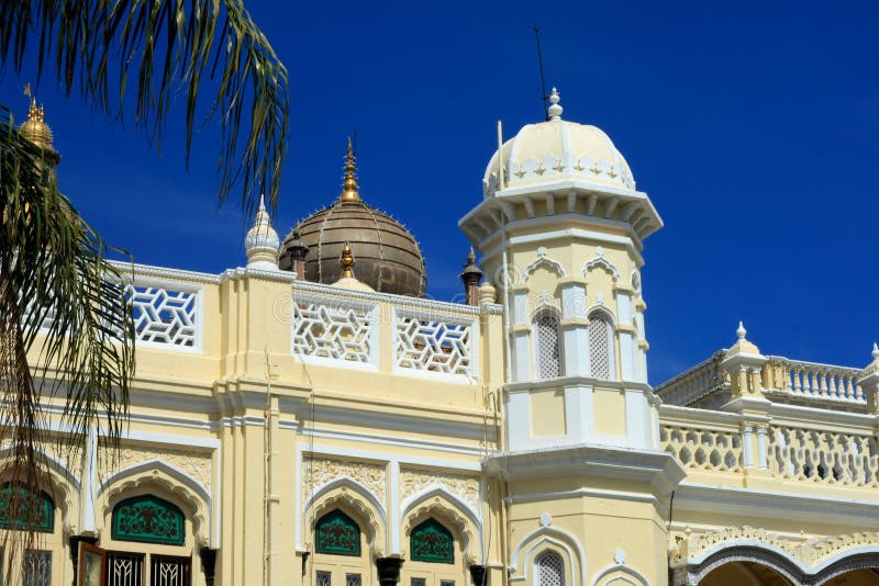 Yellow palace in India stock image. Image of ornate, indo - 4113071