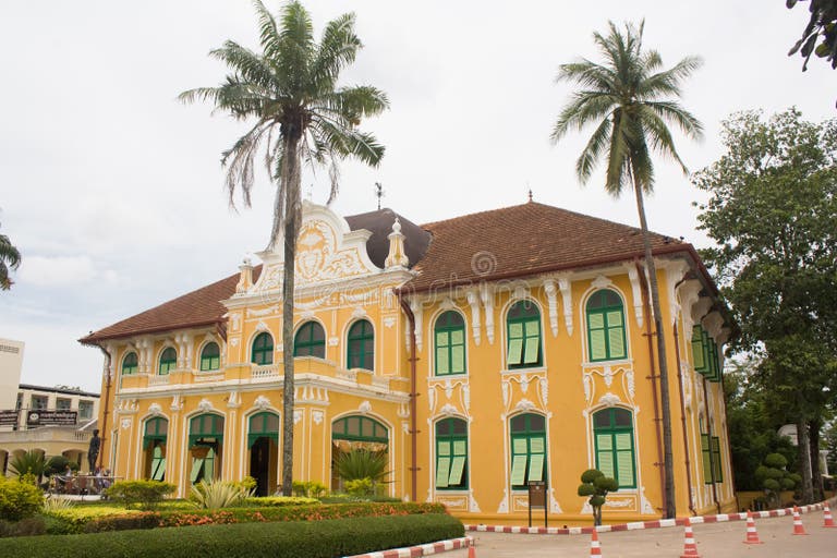 Yellow palace stock image. Image of history, europe, palace - 43770395