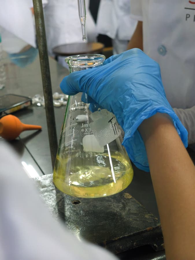 1,021 Erlenmeyer Glass Water Stock Photos - Free & Royalty-Free Stock ...