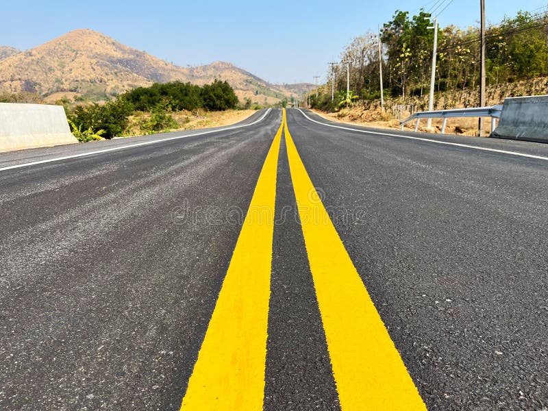 Yellow Traffic Line Color Double Solid Lines To Warn Prohibiting ...