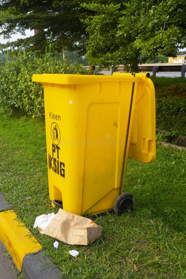 Yellow Trash with Bag from Paper Editorial Stock Image - Image of ...