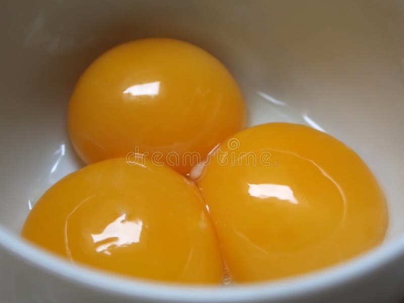 Yemas de huevo imagen de archivo. Imagen de hornada, yolk - 414123