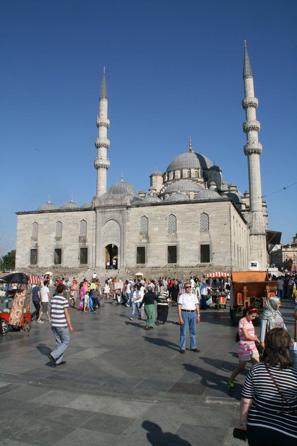 Yeni Mosque, Istanbul editorial image. Image of religion - 25778195