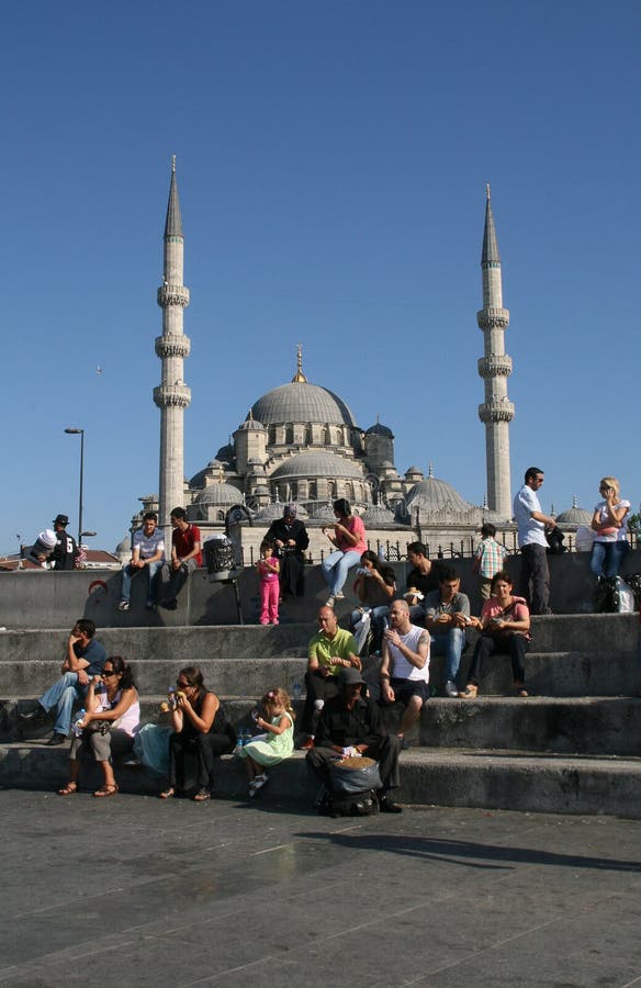Yeni Mosque, Istanbul editorial stock photo. Image of islamic - 25778423