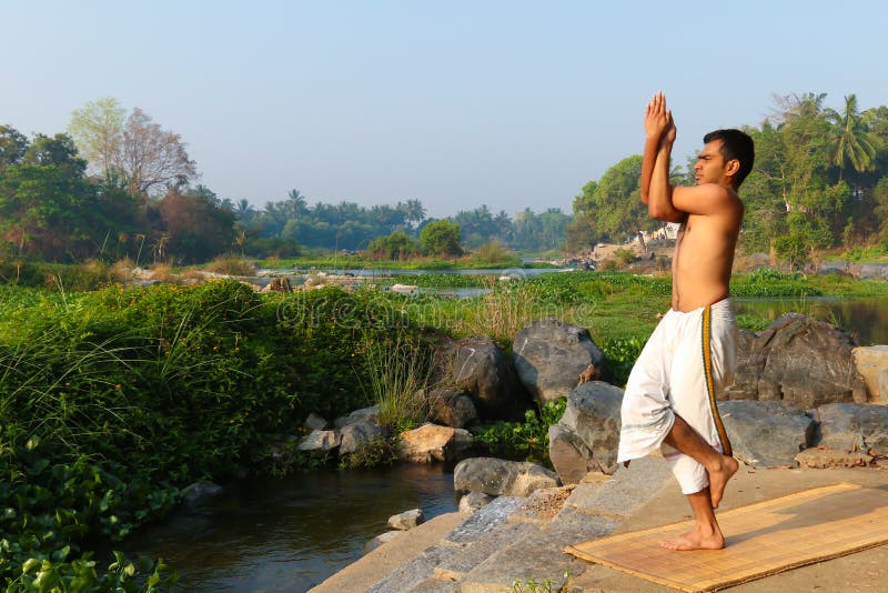 Yogui india foto de archivo. Imagen de indio, entrenamiento - 89726544