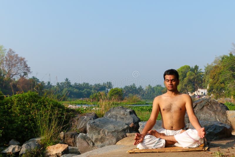 Yogui india foto de archivo. Imagen de indio, entrenamiento - 89726544