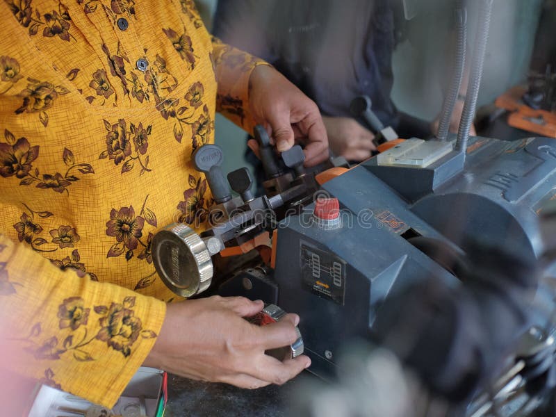 Key Duplicate Craftsmen are in the Process of Duplicating Editorial ...