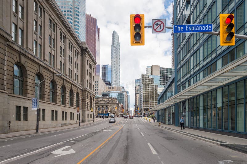Yonge Street and Toronto Skyline Editorial Photo - Image of travel ...
