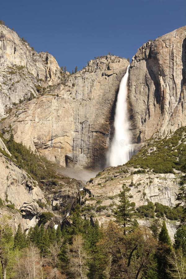Yosemite falls stock image. Image of mountain, fresh - 33290517
