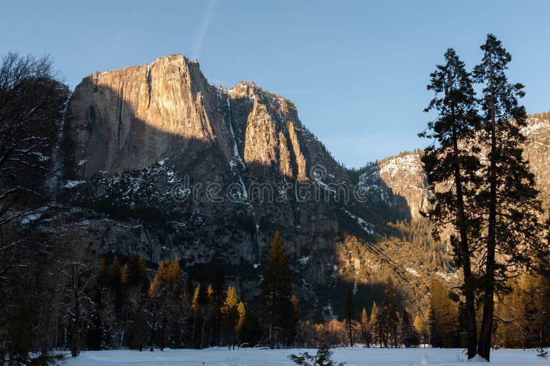 Yosemite Valley during Golden Hour Stock Image - Image of blue, glow ...