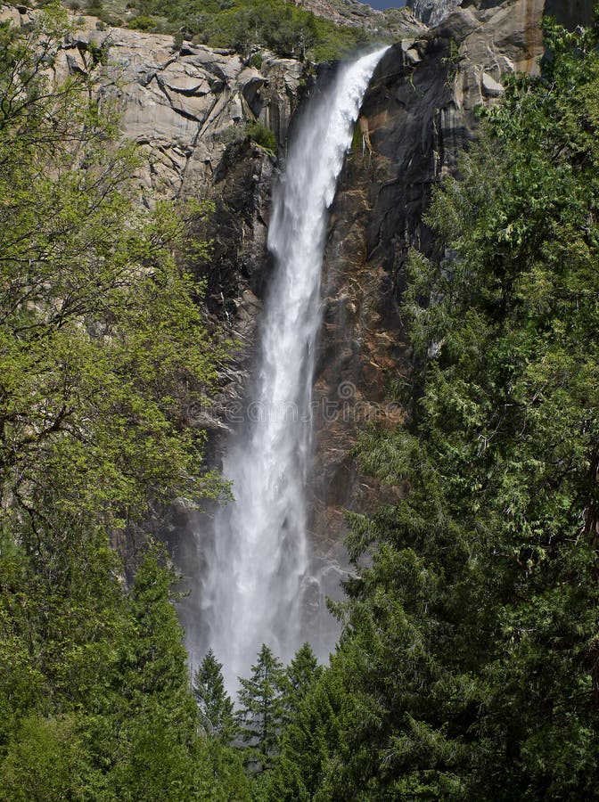 Yosemite waterfall stock image. Image of outdoor, california - 22137953